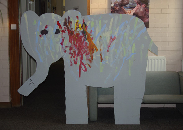Creative Elephant Paints Works of Art for Charity